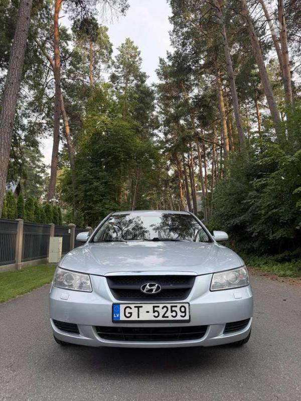 Zils Hyundai Sonata 2007 Rīga, ar dzinēja tilpumu 2.00 L un nobraukumu 102 tūkst. km par 1949 €, foto 1 vietnē AUTOMOTO.COM.LV