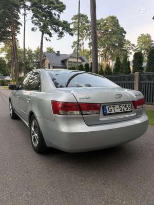 Blue Hyundai Sonata 2007 in Riga, with an engine capacity of 2.00 L and mileage of 102 thousand km for 1949 €, photo 5 on AUTOMOTO.COM.LV