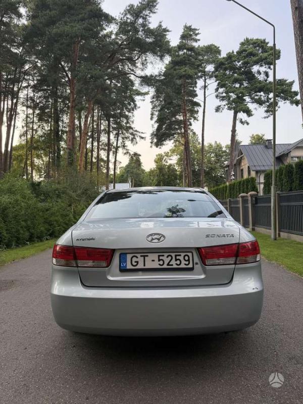 Zils Hyundai Sonata 2007 Rīga, ar dzinēja tilpumu 2.00 L un nobraukumu 102 tūkst. km par 1949 €, foto 5 vietnē AUTOMOTO.COM.LV