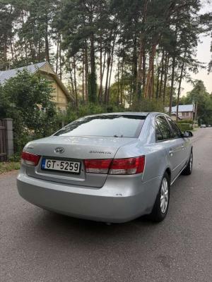 Blue Hyundai Sonata 2007 in Riga, with an engine capacity of 2.00 L and mileage of 102 thousand km for 1949 €, photo 7 on AUTOMOTO.COM.LV