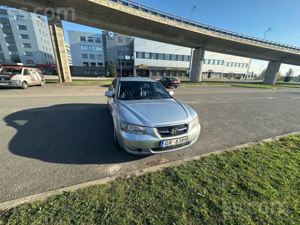 Blue Hyundai Sonata 2007 in Riga, with an engine capacity of 2.00 L and mileage of 377 thousand km for 800 €, photo 11 on AUTOMOTO.COM.LV