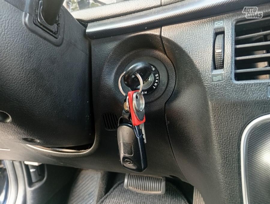 Zils Hyundai Sonata 2008 Viļņa, ar dzinēja tilpumu 2.00 L un nobraukumu 243 tūkst. km par 1700 €, foto 29 vietnē AUTOMOTO.COM.LV