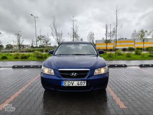 Zils Hyundai Sonata 2008 Viļņa, ar dzinēja tilpumu 2.00 L un nobraukumu 145 tūkst. km par 3500 €, foto  vietnē AUTOMOTO.COM.LV