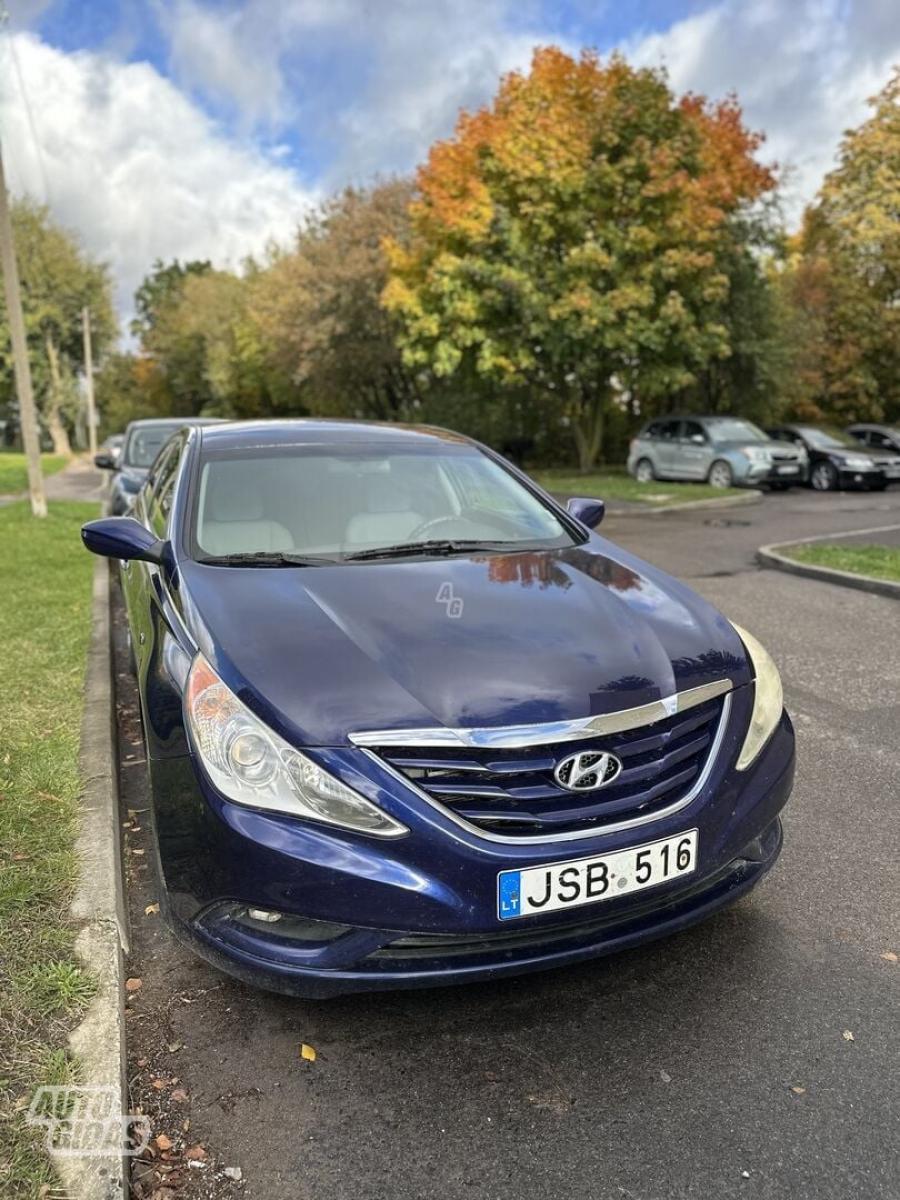 Zils Hyundai Sonata 2011 Kauņa, ar dzinēja tilpumu 2.40 L un nobraukumu 172 tūkst. km par 2200 €, foto 1 vietnē AUTOMOTO.COM.LV