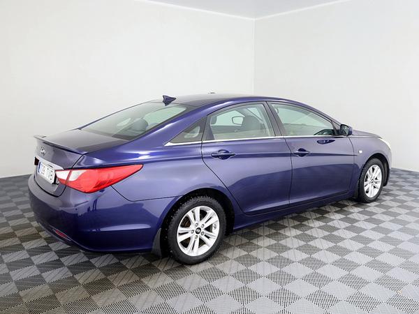 Blue Hyundai Sonata 2013 in Tallinn, with an engine capacity of 2.40 L and mileage of 174 thousand km for 3699 €, photo 3 on AUTOMOTO.COM.LV