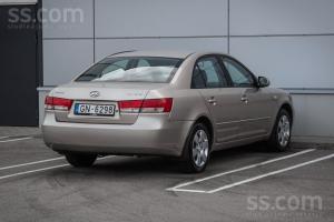 Brūns Hyundai Sonata 2007 Rīga, ar dzinēja tilpumu 2.40 L un nobraukumu 101 tūkst. km par 1450 €, foto 5 vietnē AUTOMOTO.COM.LV