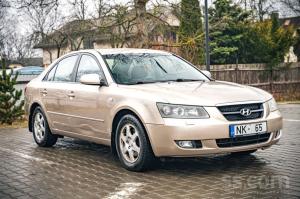 Brūns Hyundai Sonata 2008 Rīga, ar dzinēja tilpumu 2.40 L un nobraukumu 0 tūkst. km par 2590 €, foto 4 vietnē AUTOMOTO.COM.LV