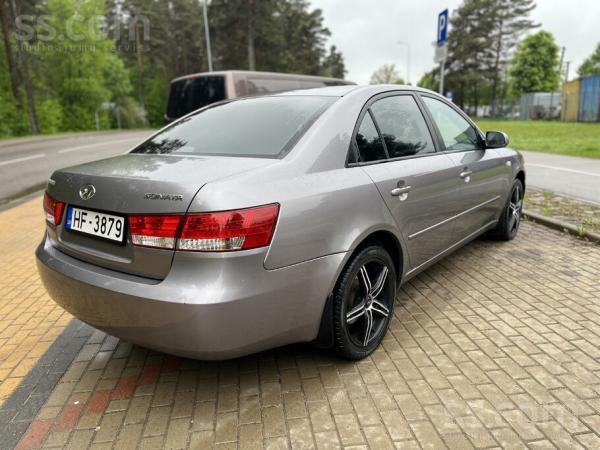Brūns Hyundai Sonata 2008 Valmiera, ar dzinēja tilpumu 2.30 L un nobraukumu 217 tūkst. km par 1870 €, foto 5 vietnē AUTOMOTO.COM.LV