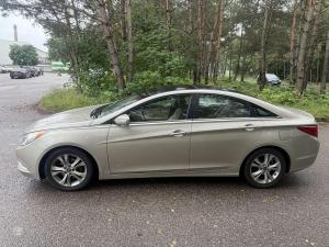 Brown Hyundai Sonata 2012 in Vilnius, with an engine capacity of 2.36 L and mileage of 140 thousand km for 3500 €, photo 8 on AUTOMOTO.COM.LV