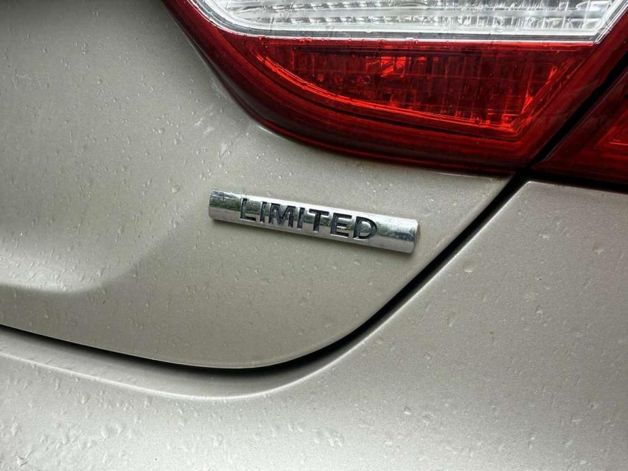 Brown Hyundai Sonata 2012 in Vilnius, with an engine capacity of 2.36 L and mileage of 140 thousand km for 3500 €, photo 11 on AUTOMOTO.COM.LV
