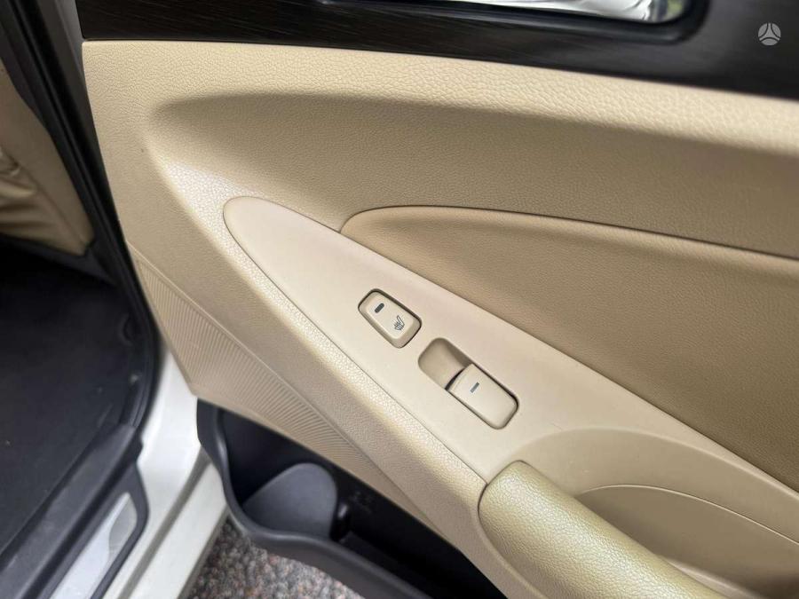 Brown Hyundai Sonata 2012 in Vilnius, with an engine capacity of 2.36 L and mileage of 140 thousand km for 3500 €, photo 16 on AUTOMOTO.COM.LV