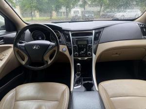 Brown Hyundai Sonata 2012 in Vilnius, with an engine capacity of 2.36 L and mileage of 140 thousand km for 3500 €, photo 17 on AUTOMOTO.COM.LV