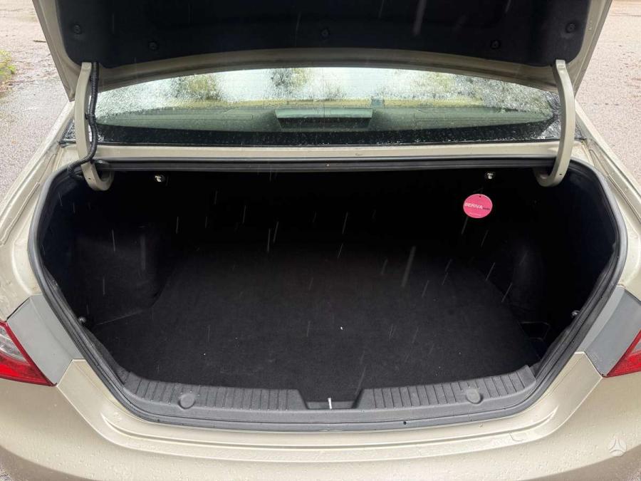Brown Hyundai Sonata 2012 in Vilnius, with an engine capacity of 2.36 L and mileage of 140 thousand km for 3500 €, photo 18 on AUTOMOTO.COM.LV