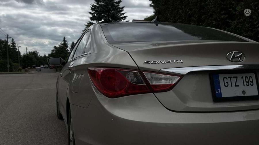 Brūns Hyundai Sonata 2014 Viļņa, ar dzinēja tilpumu 2.36 L un nobraukumu 140 tūkst. km par 4300 €, foto 6 vietnē AUTOMOTO.COM.LV