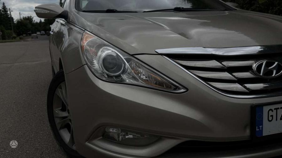 Brūns Hyundai Sonata 2014 Viļņa, ar dzinēja tilpumu 2.36 L un nobraukumu 140 tūkst. km par 4300 €, foto 8 vietnē AUTOMOTO.COM.LV