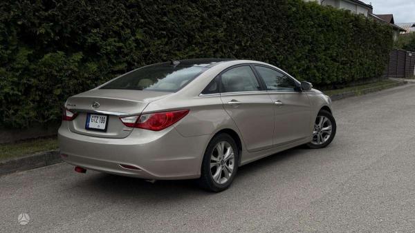 Brown Hyundai Sonata 2014 in Vilnius, with an engine capacity of 2.36 L and mileage of 140 thousand km for 4300 €, photo 10 on AUTOMOTO.COM.LV