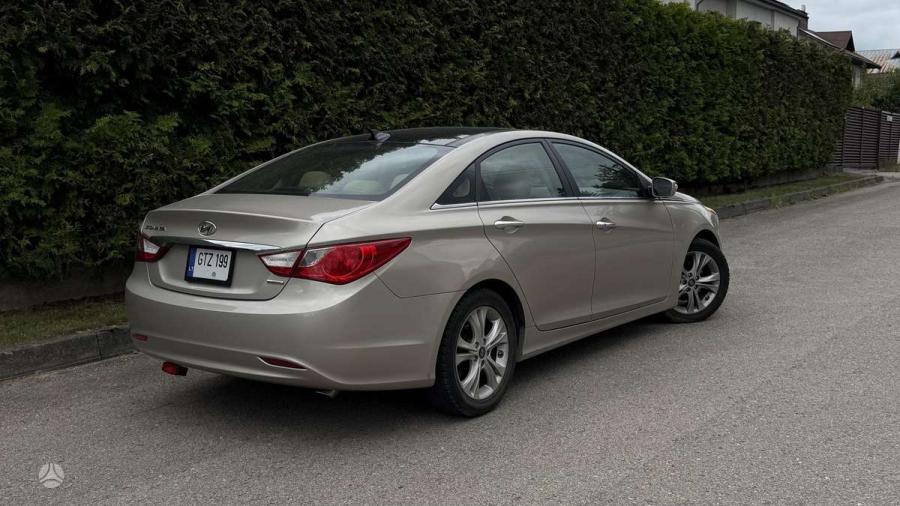 Brūns Hyundai Sonata 2014 Viļņa, ar dzinēja tilpumu 2.36 L un nobraukumu 140 tūkst. km par 4300 €, foto 11 vietnē AUTOMOTO.COM.LV