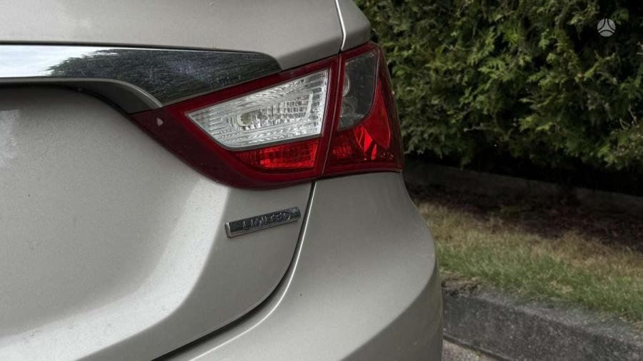 Brūns Hyundai Sonata 2014 Viļņa, ar dzinēja tilpumu 2.36 L un nobraukumu 140 tūkst. km par 4300 €, foto 14 vietnē AUTOMOTO.COM.LV