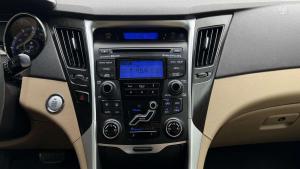 Brūns Hyundai Sonata 2014 Viļņa, ar dzinēja tilpumu 2.36 L un nobraukumu 140 tūkst. km par 4300 €, foto 17 vietnē AUTOMOTO.COM.LV