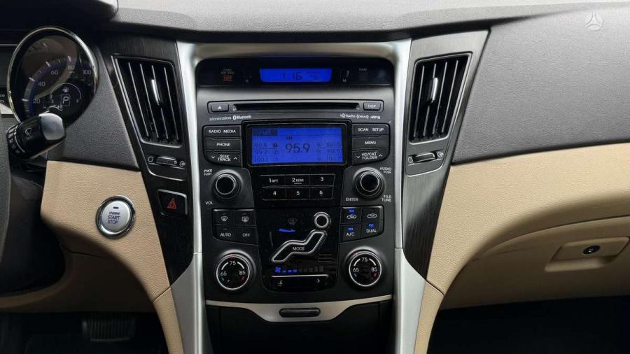 Brūns Hyundai Sonata 2014 Viļņa, ar dzinēja tilpumu 2.36 L un nobraukumu 140 tūkst. km par 4300 €, foto 17 vietnē AUTOMOTO.COM.LV