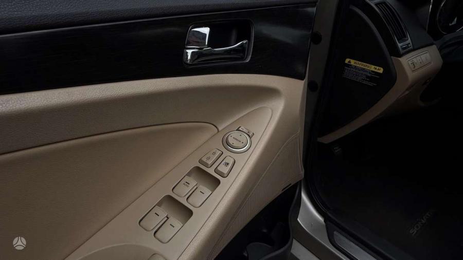 Brūns Hyundai Sonata 2014 Viļņa, ar dzinēja tilpumu 2.36 L un nobraukumu 140 tūkst. km par 4300 €, foto 23 vietnē AUTOMOTO.COM.LV
