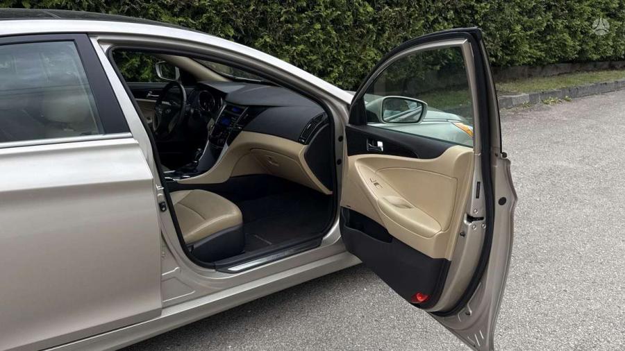 Brūns Hyundai Sonata 2014 Viļņa, ar dzinēja tilpumu 2.36 L un nobraukumu 140 tūkst. km par 4300 €, foto 26 vietnē AUTOMOTO.COM.LV