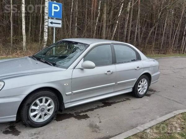 Pelēks Hyundai Sonata 2003 Jūrmala, ar dzinēja tilpumu 2.00 L un nobraukumu 165 tūkst. km par 1650 €, foto 2 vietnē AUTOMOTO.COM.LV