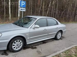 Pelēks Hyundai Sonata 2003 Jūrmala, ar dzinēja tilpumu 2.00 L un nobraukumu 165 tūkst. km par 1650 €, foto 2 vietnē AUTOMOTO.COM.LV
