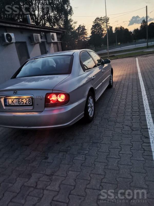 Grey Hyundai Sonata 2003 in Riga, with an engine capacity of 2.00 L and mileage of 166 thousand km for 2400 €, photo 5 on AUTOMOTO.COM.LV