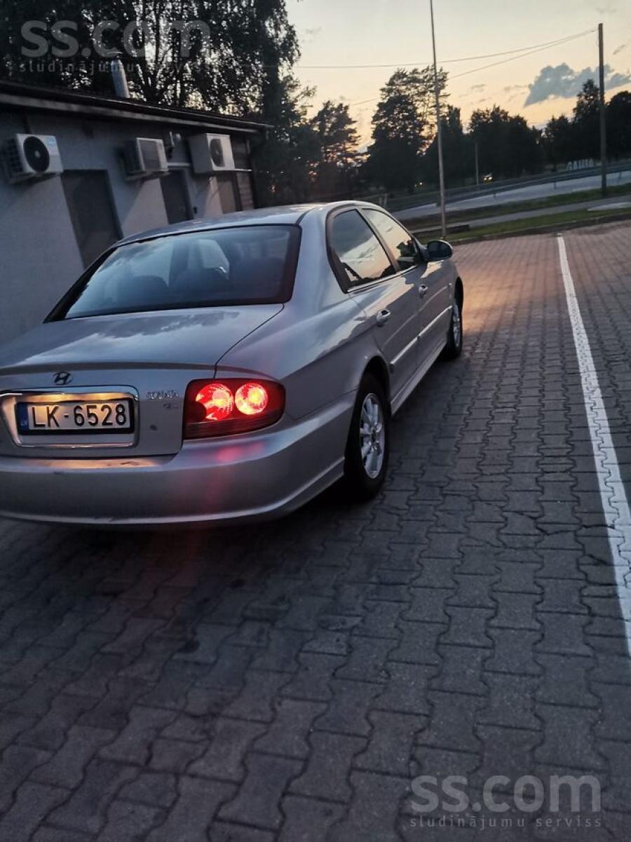 Grey Hyundai Sonata 2003 in Riga, with an engine capacity of 2.00 L and mileage of 166 thousand km for 2400 €, photo 8 on AUTOMOTO.COM.LV