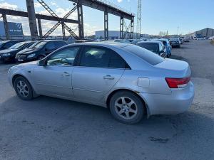 Grey Hyundai Sonata 2006 in Tallinn, with an engine capacity of 2.40 L and mileage of 251 thousand km for 499 €, photo 5 on AUTOMOTO.COM.LV