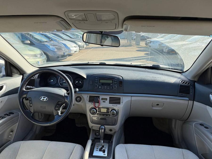 Grey Hyundai Sonata 2006 in Tallinn, with an engine capacity of 2.40 L and mileage of 251 thousand km for 499 €, photo 13 on AUTOMOTO.COM.LV