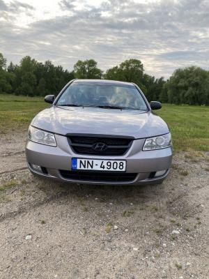 Pelēks Hyundai Sonata 2007 Liepāja, ar dzinēja tilpumu 2.00 L un nobraukumu 352 tūkst. km par 1700 €, foto 2 vietnē AUTOMOTO.COM.LV