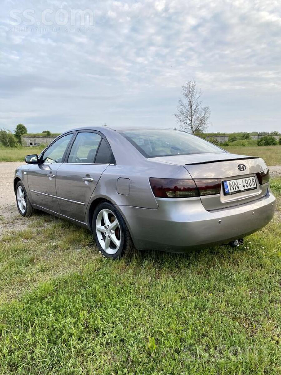 Pelēks Hyundai Sonata 2007 Liepāja, ar dzinēja tilpumu 2.00 L un nobraukumu 352 tūkst. km par 1700 €, foto 7 vietnē AUTOMOTO.COM.LV