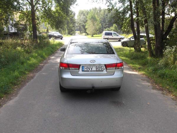 Grey Hyundai Sonata 2007 in Vilnius, with an engine capacity of 1.99 L and mileage of 280 thousand km for 2000 €, photo 3 on AUTOMOTO.COM.LV