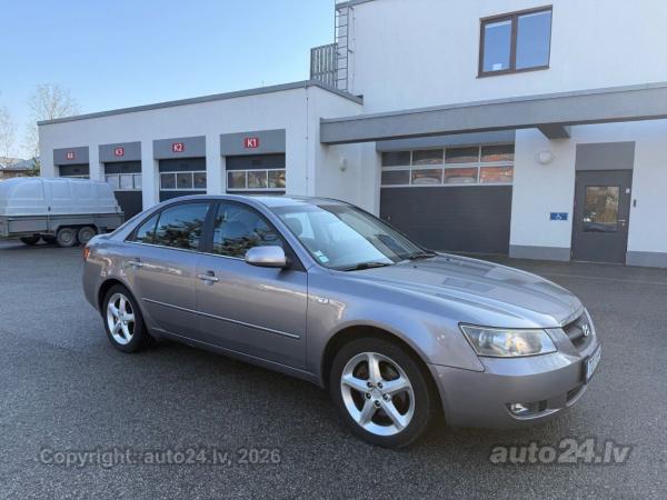 Grey Hyundai Sonata 2007 in Tartu, with an engine capacity of 2.00 L and mileage of 263 thousand km for 2350 €, photo 2 on AUTOMOTO.COM.LV