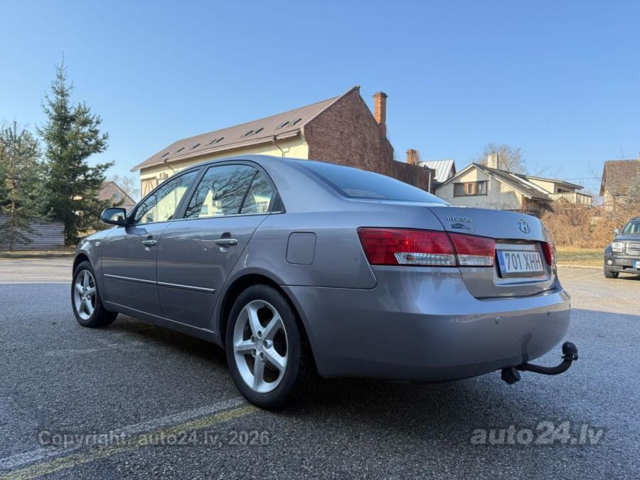 Pelēks Hyundai Sonata 2007 Tartu, ar dzinēja tilpumu 2.00 L un nobraukumu 263 tūkst. km par 2350 €, foto 5 vietnē AUTOMOTO.COM.LV