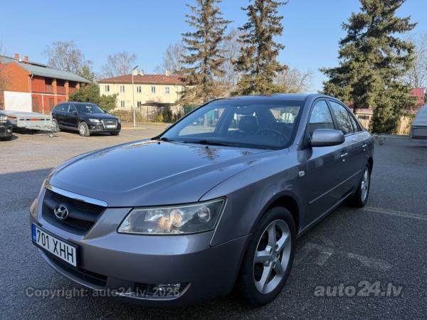 Grey Hyundai Sonata 2007 in Tartu, with an engine capacity of 2.00 L and mileage of 263 thousand km for 2350 €, photo 6 on AUTOMOTO.COM.LV