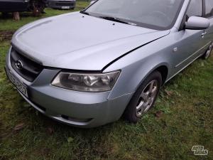 Grey Hyundai Sonata 2007 in Mazeikiai, with an engine capacity of 2.00 L and mileage of 290 thousand km for 370 €, photo  on AUTOMOTO.COM.LV
