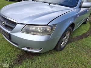 Pelēks Hyundai Sonata 2007 Mažeikiai, ar dzinēja tilpumu 2.00 L un nobraukumu 285 tūkst. km par 370 €, foto  vietnē AUTOMOTO.COM.LV