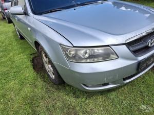 Pelēks Hyundai Sonata 2007 Mažeikiai, ar dzinēja tilpumu 2.00 L un nobraukumu 285 tūkst. km par 370 €, foto 3 vietnē AUTOMOTO.COM.LV