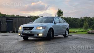 Pelēks Hyundai Sonata 2007 Aizkraukle, ar dzinēja tilpumu 2.00 L un nobraukumu 271 tūkst. km par 2000 €, foto  vietnē AUTOMOTO.COM.LV
