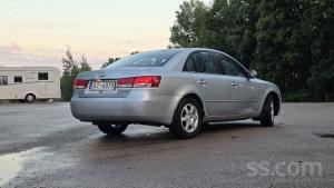 Pelēks Hyundai Sonata 2007 Aizkraukle, ar dzinēja tilpumu 2.00 L un nobraukumu 271 tūkst. km par 2000 €, foto 6 vietnē AUTOMOTO.COM.LV
