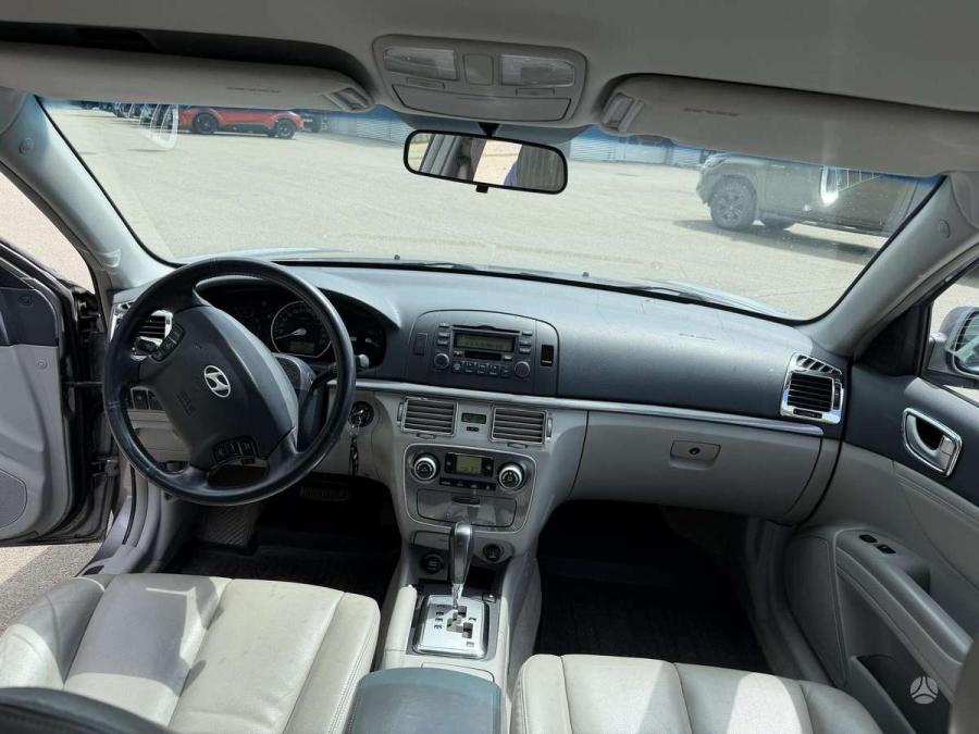 Pelēks Hyundai Sonata 2007 Panevēža, ar dzinēja tilpumu 3.34 L un nobraukumu 264 tūkst. km par 1000 €, foto 11 vietnē AUTOMOTO.COM.LV