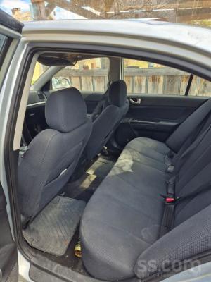 Pelēks Hyundai Sonata 2008 Ogre, ar dzinēja tilpumu 2.00 L un nobraukumu 280 tūkst. km par 1150 €, foto 5 vietnē AUTOMOTO.COM.LV