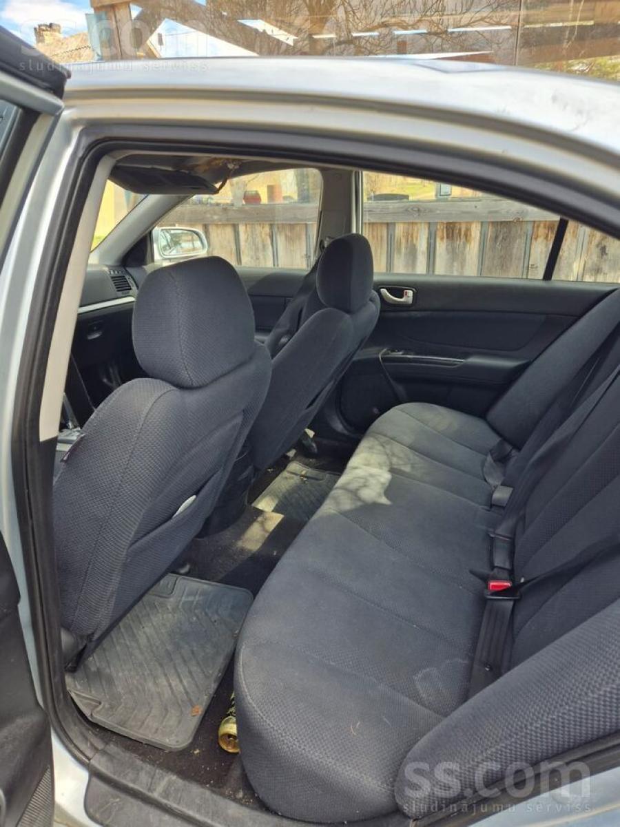 Pelēks Hyundai Sonata 2008 Ogre, ar dzinēja tilpumu 2.00 L un nobraukumu 280 tūkst. km par 1150 €, foto 5 vietnē AUTOMOTO.COM.LV