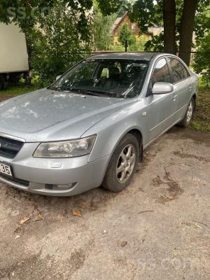 Grey Hyundai Sonata 2008 in Riga, with an engine capacity of 2.00 L and mileage of 185 thousand km for 1100 €, photo 3 on AUTOMOTO.COM.LV