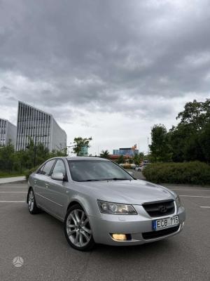 Pelēks Hyundai Sonata 2008 Viļņa, ar dzinēja tilpumu 1.99 L un nobraukumu 290 tūkst. km par 1450 €, foto 3 vietnē AUTOMOTO.COM.LV