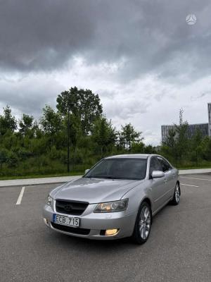 Pelēks Hyundai Sonata 2008 Viļņa, ar dzinēja tilpumu 1.99 L un nobraukumu 290 tūkst. km par 1450 €, foto 4 vietnē AUTOMOTO.COM.LV