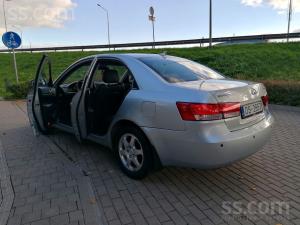 Grey Hyundai Sonata 2008 in Daugavpils, with an engine capacity of 2.00 L and mileage of 0 thousand km for 2150 €, photo 8 on AUTOMOTO.COM.LV